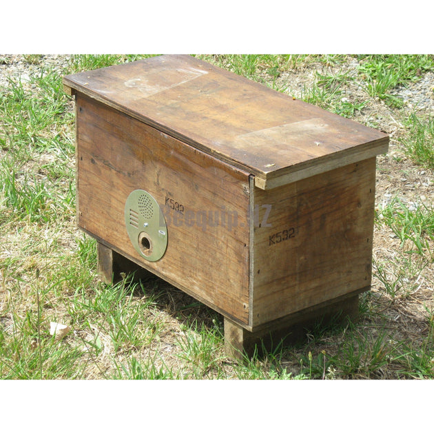 Nuc Box Entry Discs – Galvanised Hive Entrances | Beequip NZ